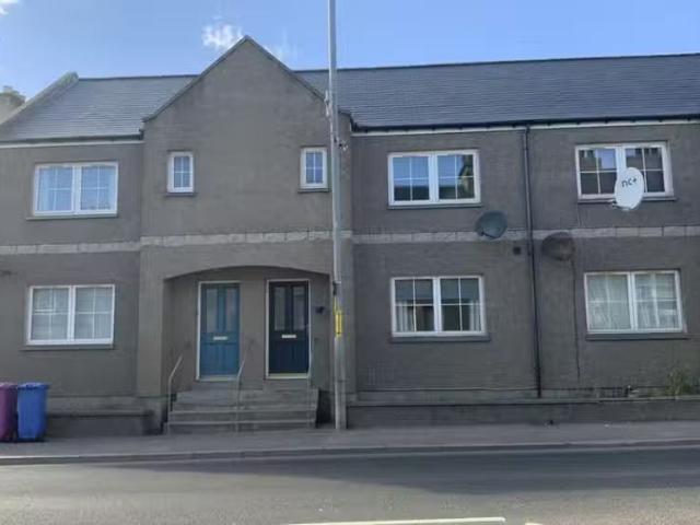 New 1 BA 3 bedroom terraced house for rent in Masonic Court, K.