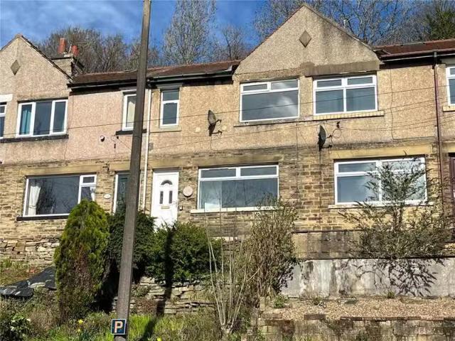 Nice 1 BA 3 bedroom terraced house for rent in Park Terrace, S.