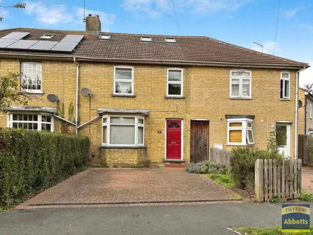 Charming 1 BA 3 bedroom terraced house for rent in Ramsden Squ.