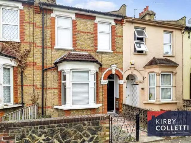Unique 1 BA 3 bedroom terraced house for rent in Titchfield Ro.