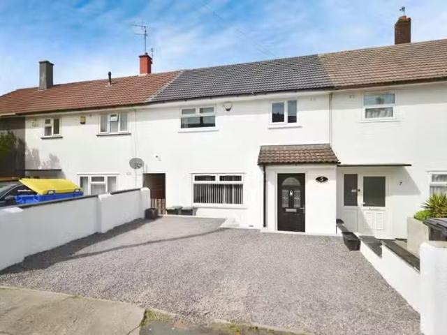 Cheap 1 BA 3 bedroom terraced house for rent in Upjohn Crescen.