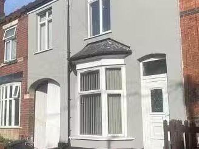 New 1 BA 3 bedroom terraced house for rent in Valley Road, Sto.