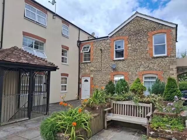 Unique 1 BA Studio flat for rent in Vineys Yard, Bruton, BA10