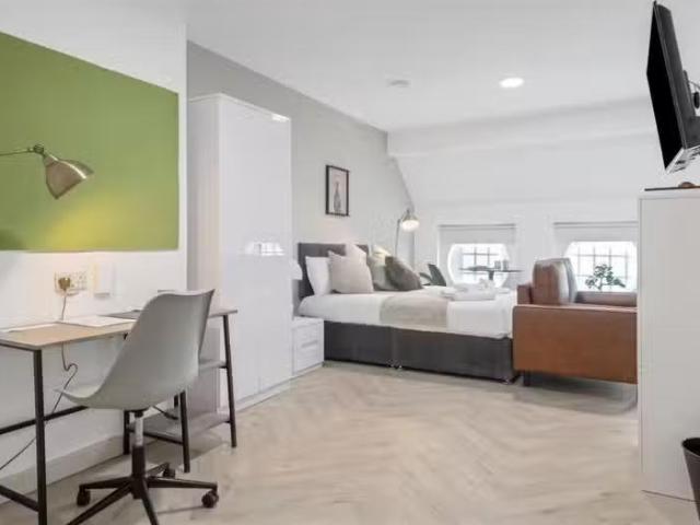 Nice 1 BA Studio flat for rent in Victoria Street, Derby, Derb.
