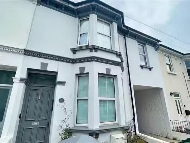 Just in! 1 BA Studio flat for rent in Westbourne Street, Hove.