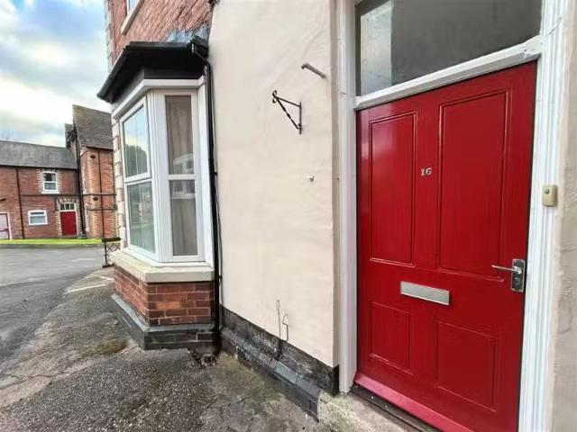 Cozy 1 BA Studio flat for rent in Beechwood Court, Halesowen R.