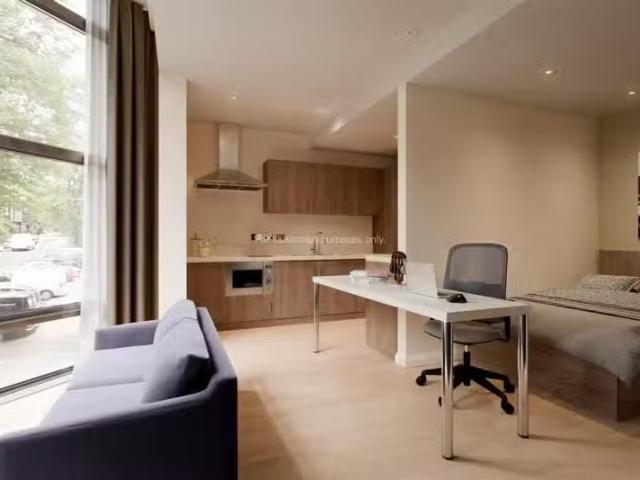 New 1 BA Studio flat for rent in Belfast Student September.