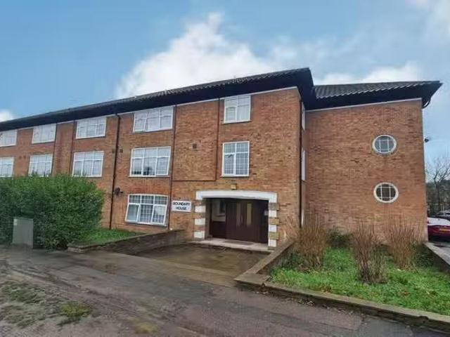 Nice 1 BA Studio flat for rent in Boundary Lane, Welwyn Garden.