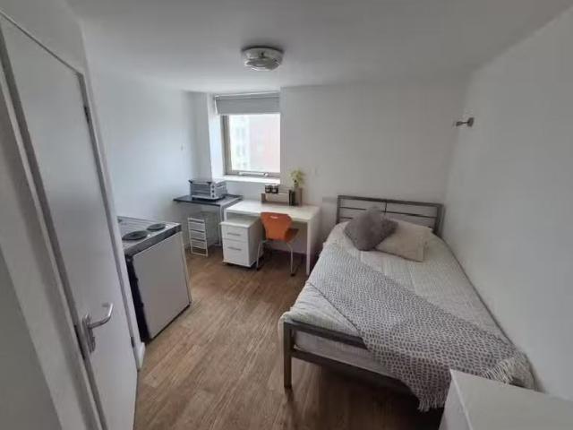 Cozy 1 BA Studio flat for rent in Bournemouth Studio With Bill.