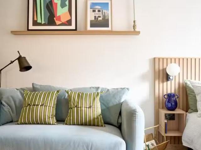 Charming 1 BA Studio flat for rent in Blackhorse Lane, London.