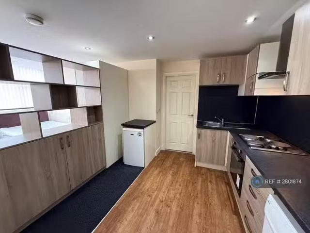 Charming 1 BA Studio flat for rent in Cleveland St, Doncaster.