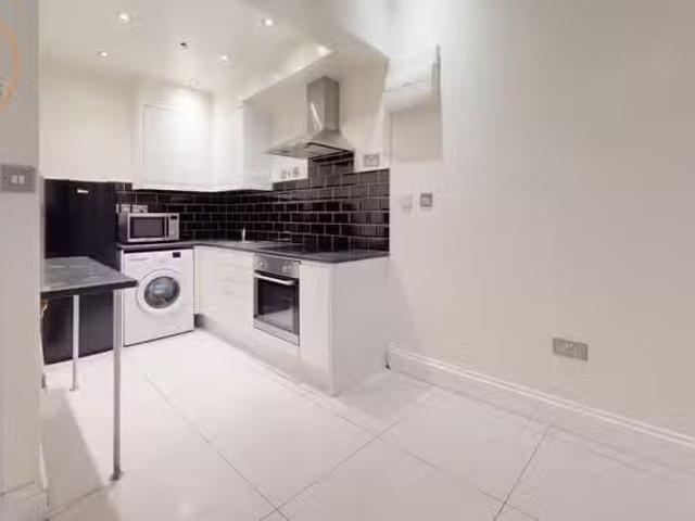 Rental! 1 BA Studio flat for rent in Farewell Place, Mitcham.