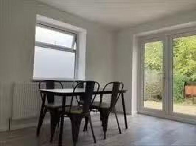 Unique 1 BA Studio flat for rent in Fremantle Road, London, DA17