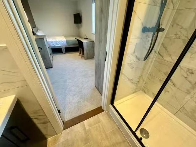 Unique 1 BA Studio flat for rent in Highfield Road, BOURNEMOUT.