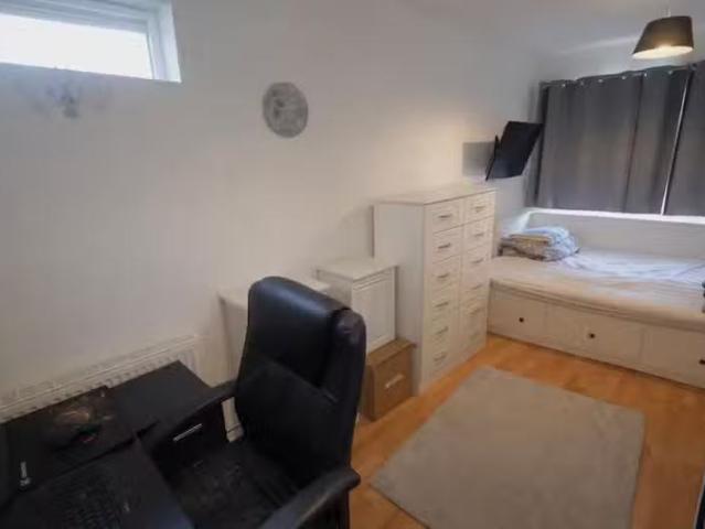 For Rent! 1 BA Studio flat for rent in London Road, Hemel Hemp.