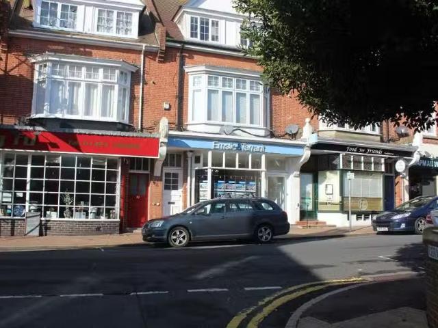 Charming 1 BA Studio flat for rent in Meads Street, Eastbourne.