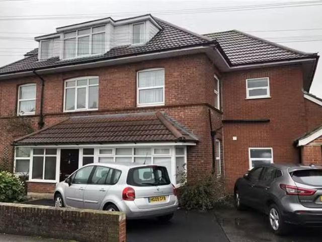 Rental! 1 BA Studio flat for rent in Queens Park Gardens, BH8