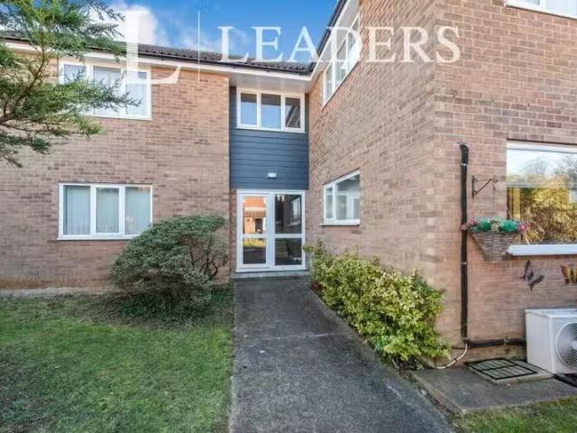 Cheap 1 BA Studio flat for rent in Raedwald Drive, Bury St Edm.