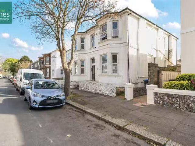 Nice 1 BA Studio flat for rent in Selden Road, Worthing, West.