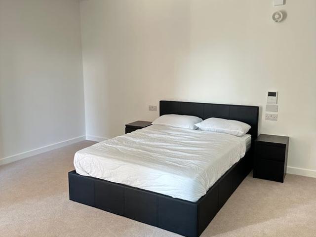 New 1 Bed near O2