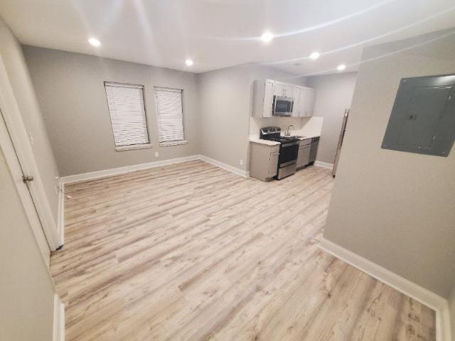 new 1 bed unit on Armour blvd