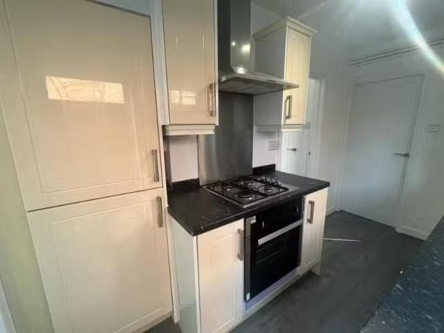 Deal! 1 bedroom maisonette for rent in Dellfield Road, Hatfiel.