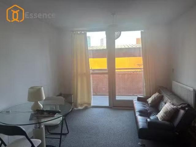 Deal! 1 bedroom apartment for rent in 38 Mason Way, Sunset Par.