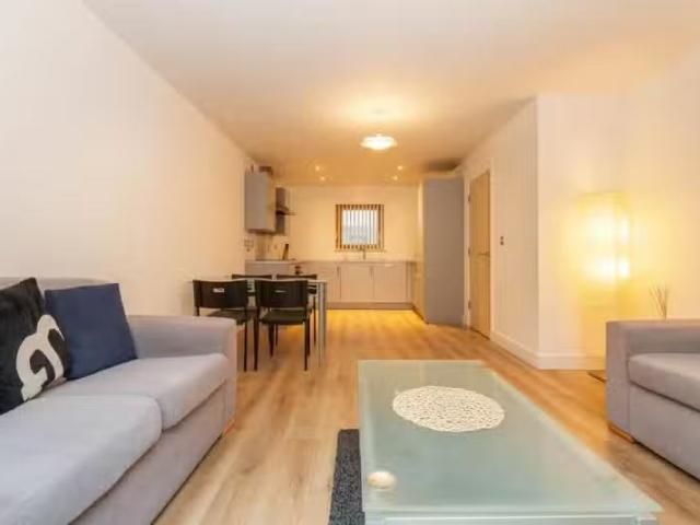 Nice 1 bedroom apartment for rent in Temple House, 24 Temple S.