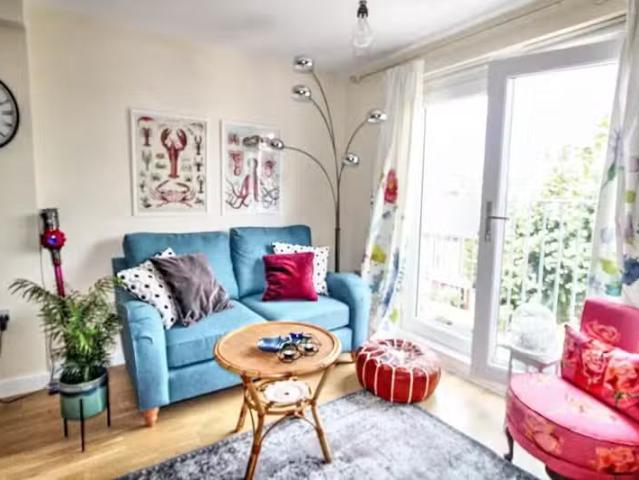 Cheap 1 bedroom apartment for rent in St. Leonards Road, South.