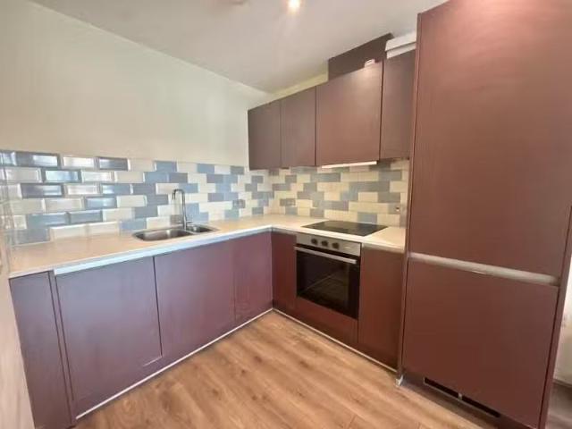 Cozy 1 bedroom apartment for rent in St Martins Gate, B2