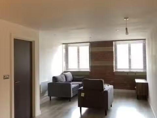 New 1 bedroom duplex for rent in Conditioning House, Cape Stre.