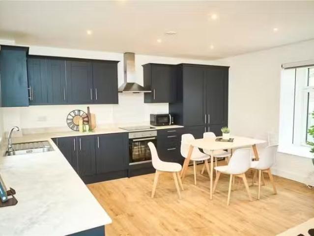 Just in! 1 bedroom flat for rent in 163 West Street, Bristol.
