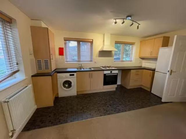 For Rent! 1 bedroom flat for rent in Careys Way, Weston Villag.