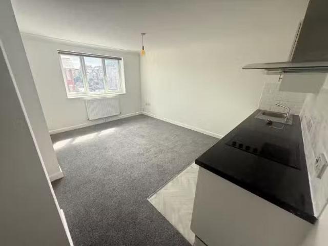 Charming 1 bedroom flat for rent in Christchuch Road, Bournemo.