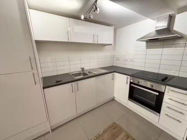 Unique 1 bedroom flat for rent in B2, Tomlinson House, 325, Ty.