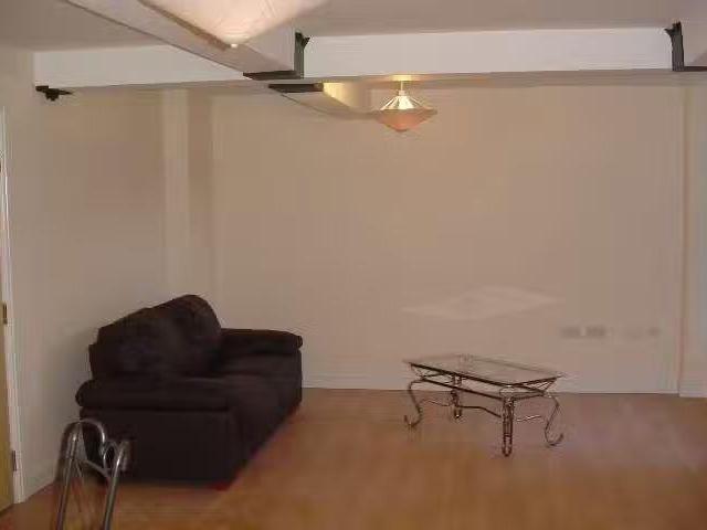 For Rent! 1 bedroom flat for rent in Equity Chambers, Picadill.