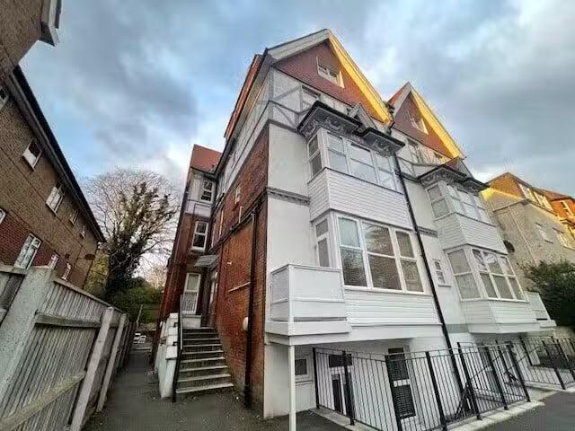 Nice 1 bedroom flat for rent in Fernwood Court, BH1