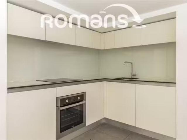 Rental! 1 bedroom flat for rent in Lake Shore Drive, Bristol.