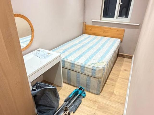 New 1 bedroom flat in East Acton