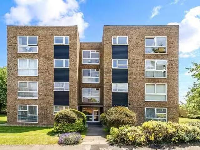 Cheap 1 bedroom Flat to rent, Audley Place, Sutton, SM2 £1,30.