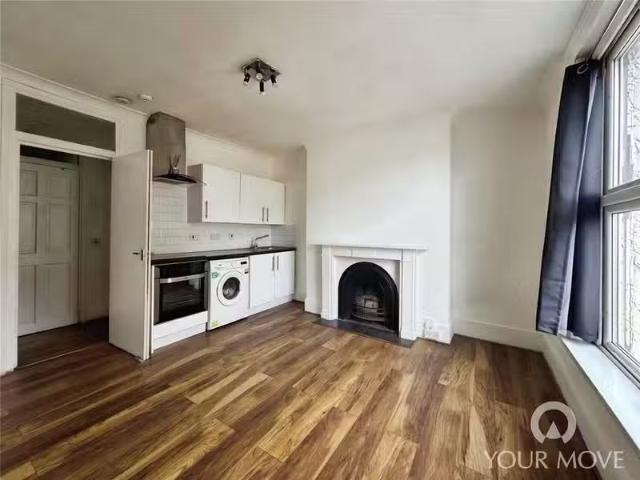 Cheap 1 bedroom Flat to rent, Parrock Street, Gravesend, DA12.
