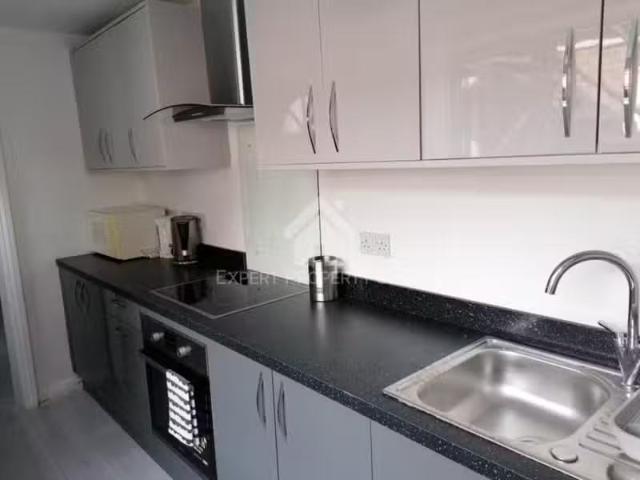 Rental! 1 bedroom house share for rent in AVAILABLE NOW Room 3.