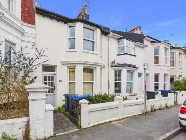 Rental! 1 bedroom house share for rent in Cobden Road, Worthin.