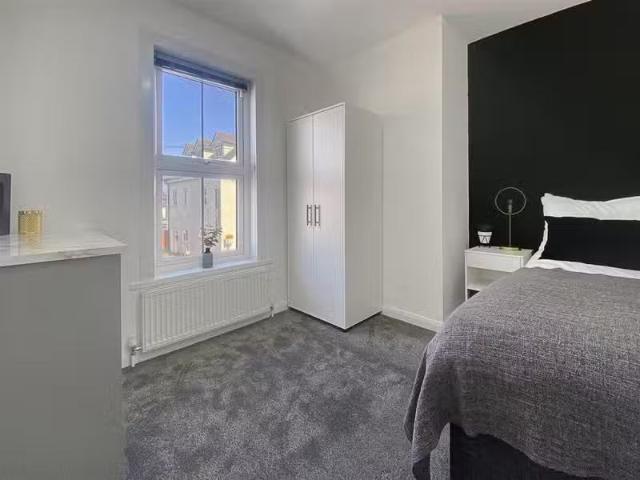 Just in! 1 bedroom house share for rent in Room 7, Military Ro.