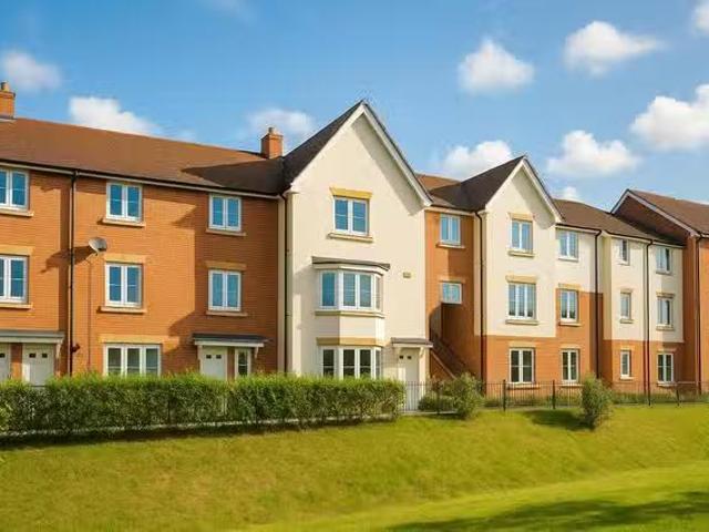 Just in! 1 BR Three Valleys Way, Bushey