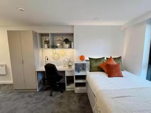 For Rent! 1 BR true Nottingham true Apartment