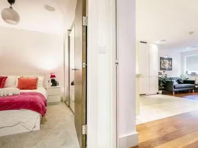 Unique 1 BR Ulster Street