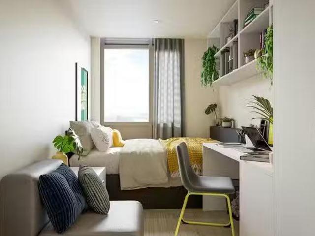 Charming 1 BR Bromley Place Basic Studio