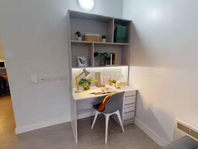For Rent! 1 BR Bronze Studio