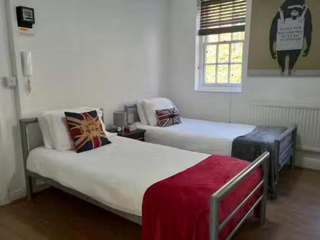 Unique 1 BR Britannia South Bank Single Superior